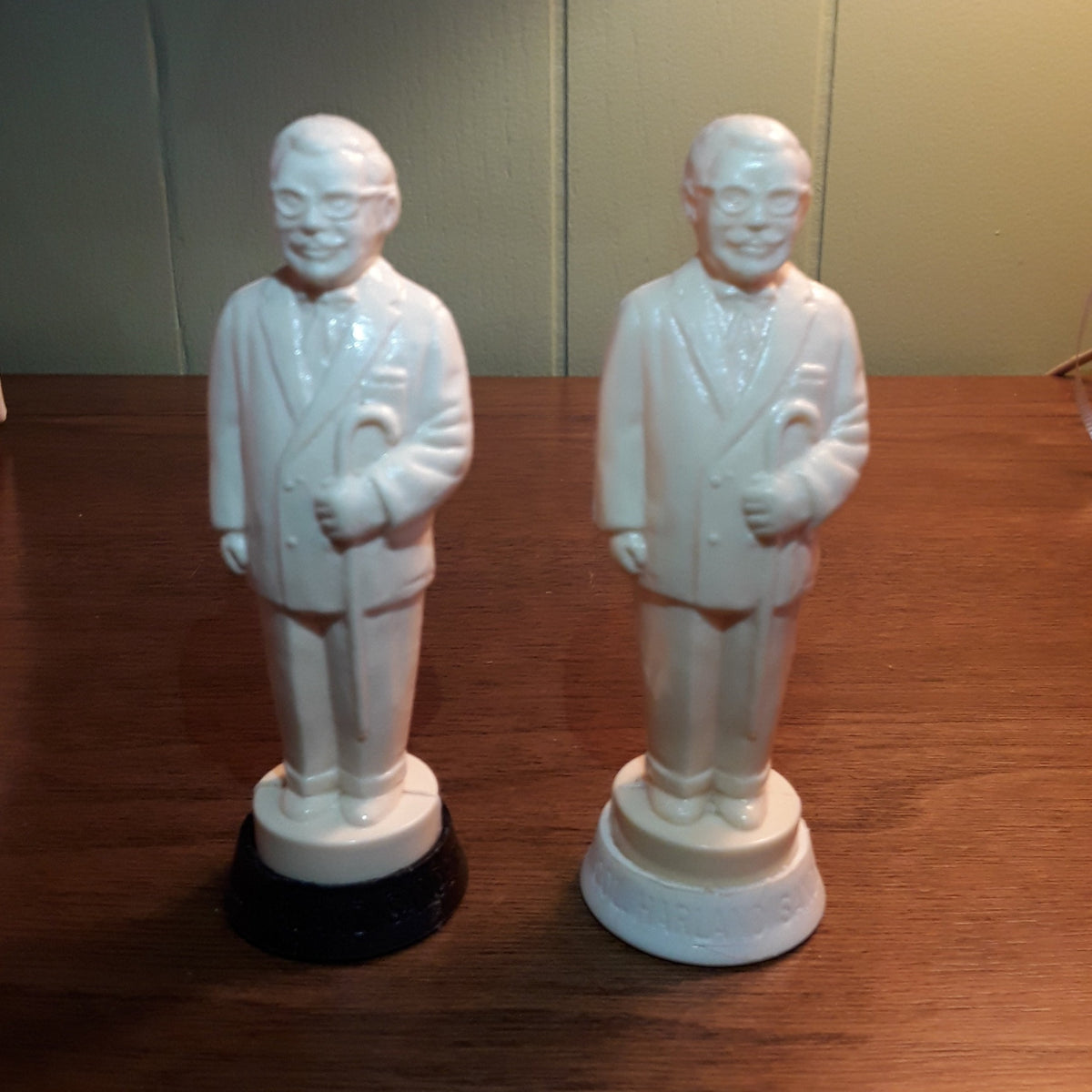KFC Salt & Pepper Set – Antiques, Treasures & Treats